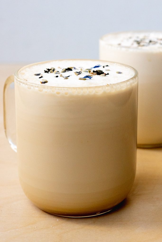 Lavender London Fog Drink (Earl Grey Tea Latte) | The Frayed Apron